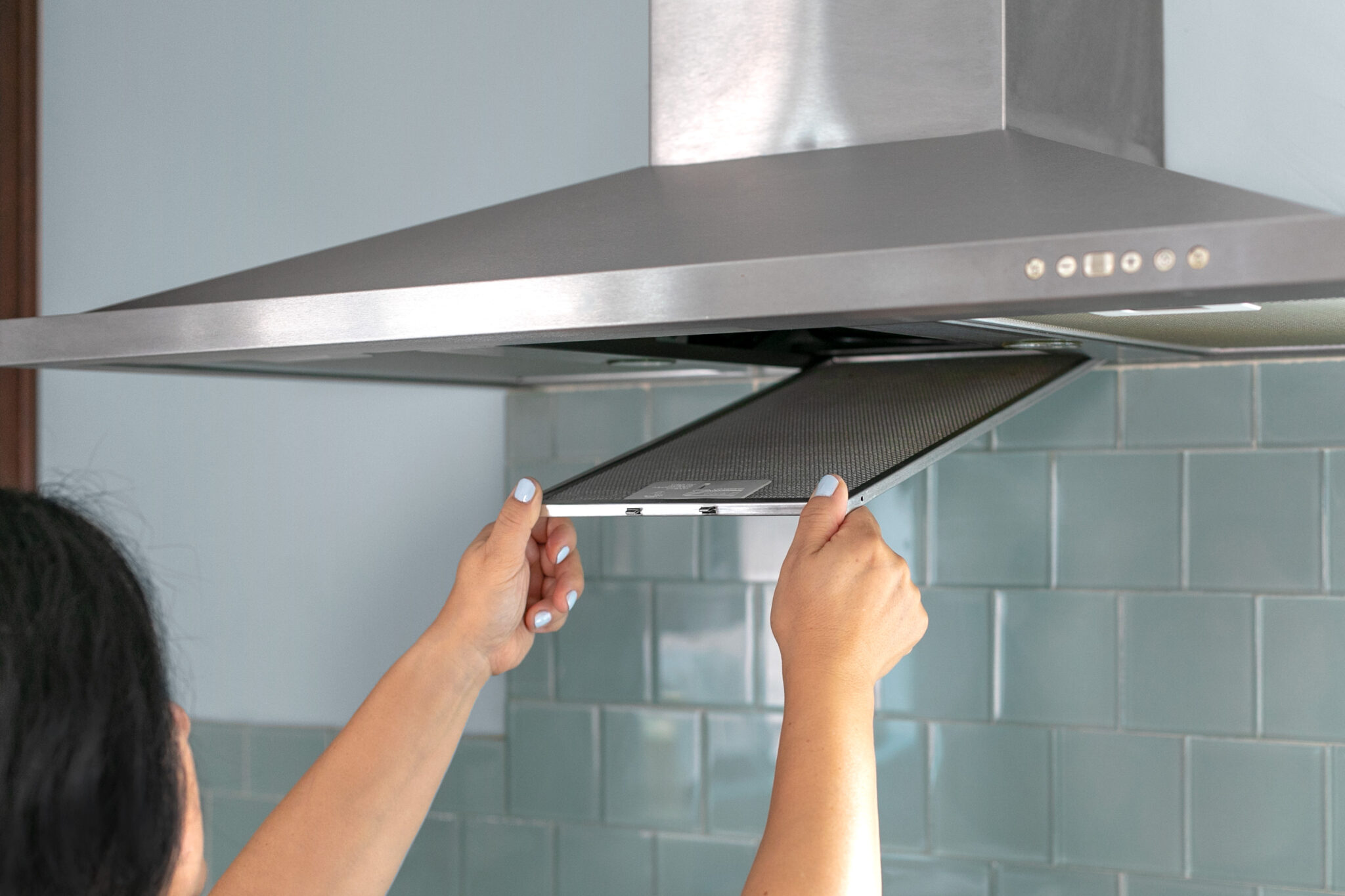 6 Tips for Cleaning Commercial Kitchen & Restaurant Exhaust Hoods - TV ...